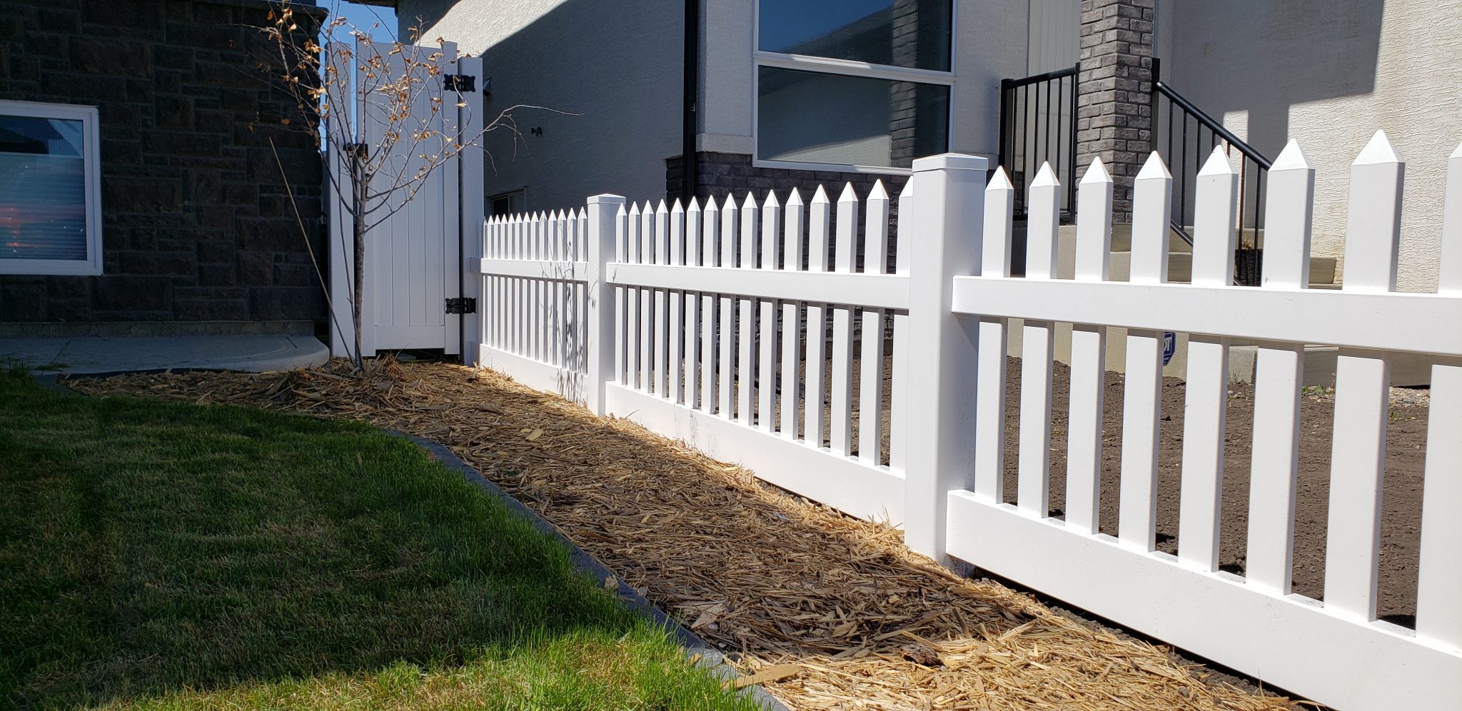 Vinyl PVC Fencing | Oasis Outdoor Products Canada