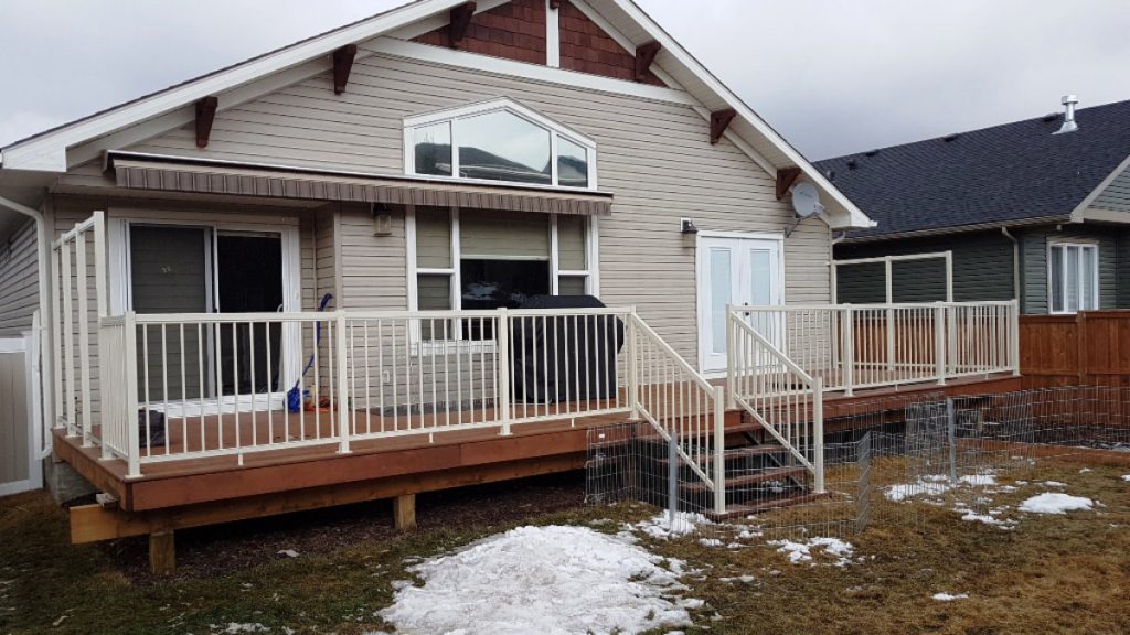 Premium Fencing Products in Saskatoon - Oasis Outdoor Products